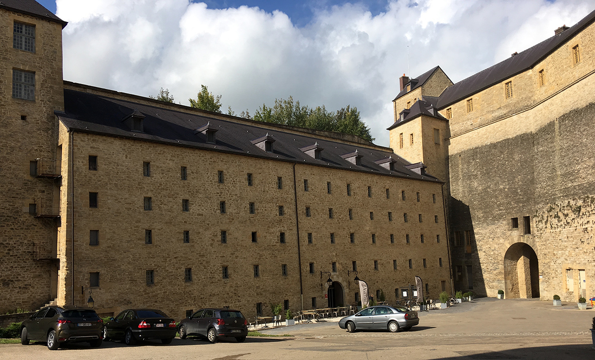 Château Fort de Sedan : son histoire, son musée et son hôtel