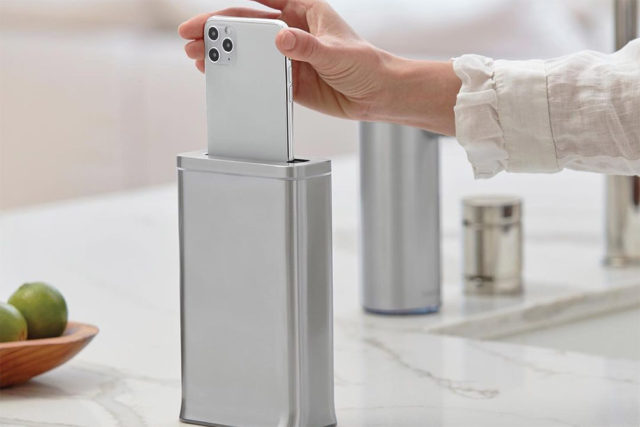 Cleanstation : station nettoyante pour smartphone signée Simplehuman